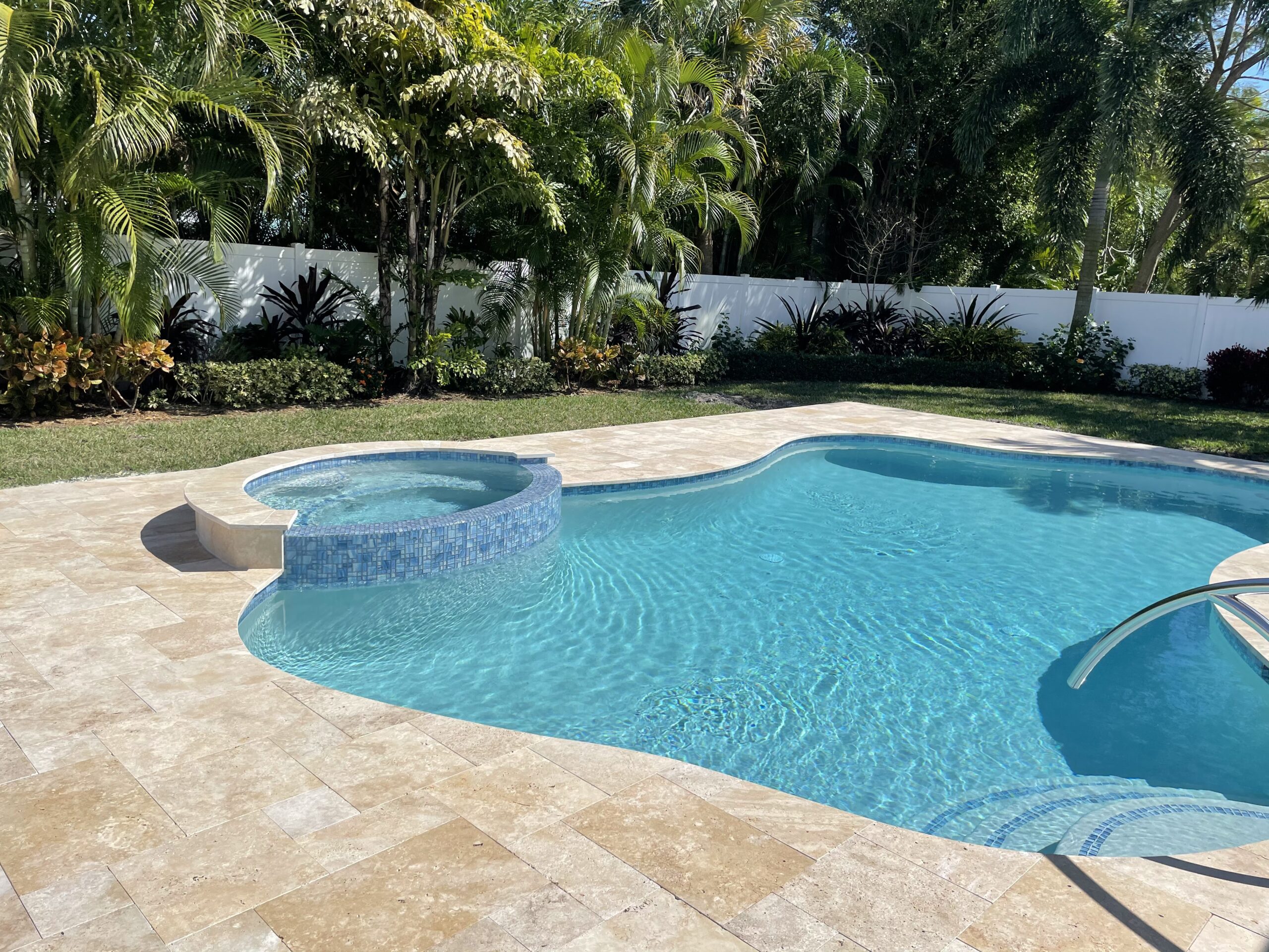 Glass Pool Tiles - POOLS & SURFACES DISTRIBUTOR