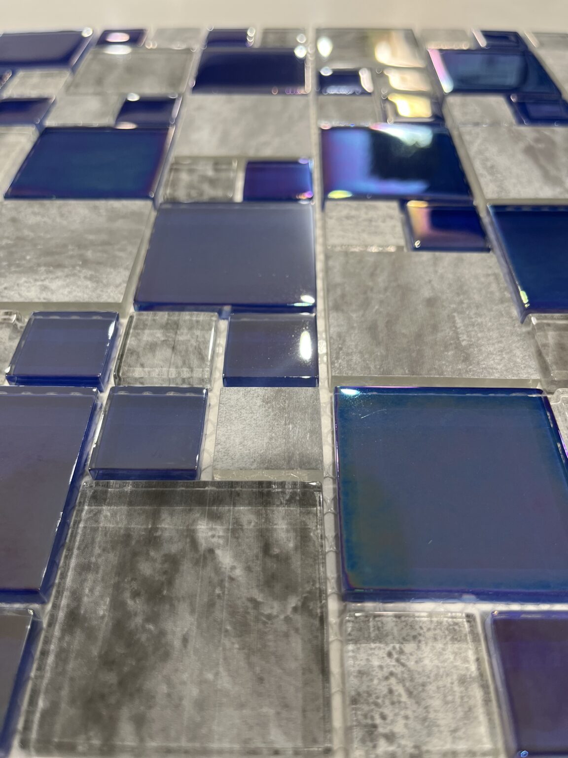 LIMESTONE IRIDESCENT MIX GLASS TILE - POOLS & SURFACES DISTRIBUTOR